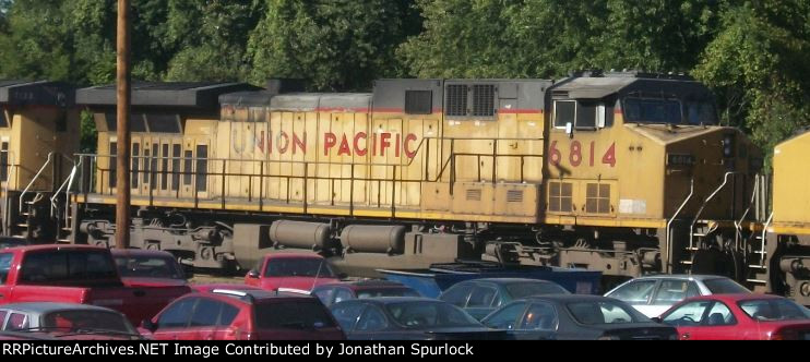UP 6814, front and engineer's side view